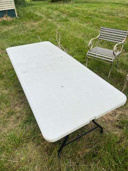 Fold up Table - Auction Ohio