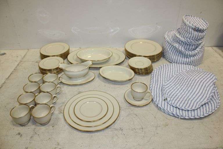 Lenox Gold Rim China - Auction Ohio