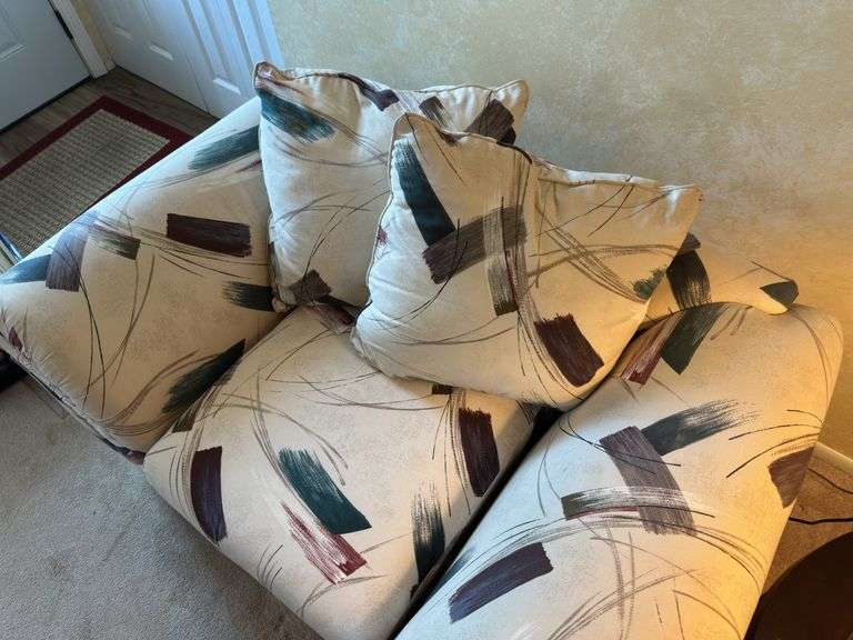 Sears oversized cushy chair - Auction Ohio