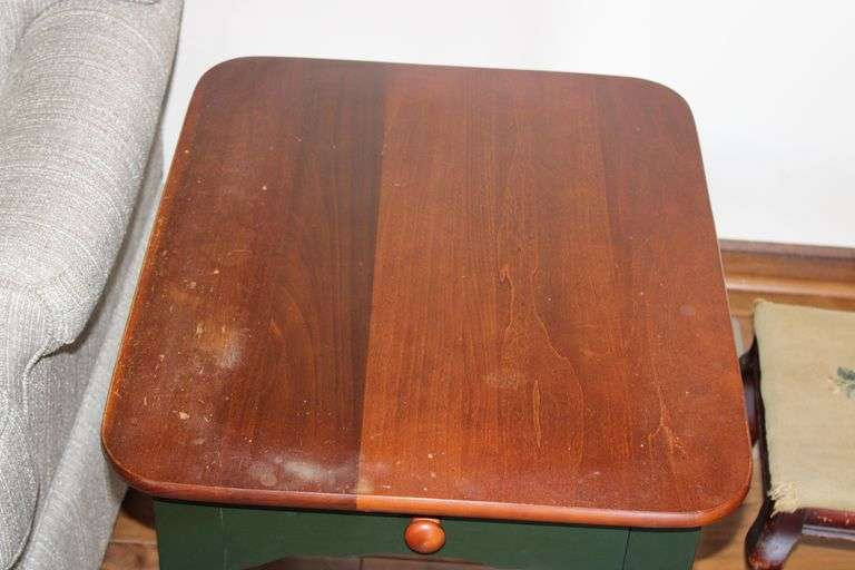 Green Accent Table - Auction Ohio