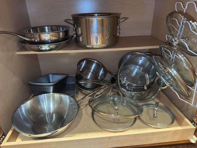 CALPHALON pots and pans-large set - Auction Ohio