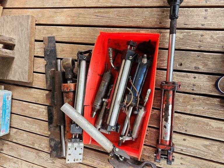 Pneumatic Ram, Hydraulic Rams, 1 Electric Ram, Etc. - Auction Ohio