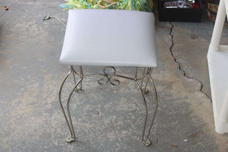 Metal Vanity Stool - Auction Ohio