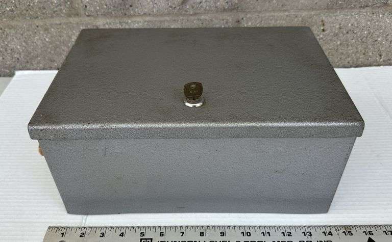 Vintage Heavy Metal Handled Lock Box Safe w/ Key - Auction Ohio