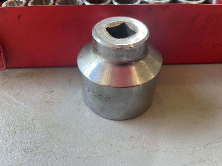 Complete Red Metal Socket Set with Ratchet and 16 Sockets - Auction Ohio