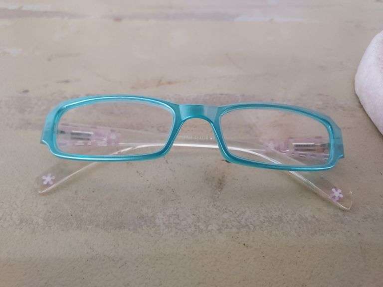 FLO 25 +1.25 Prescription Glasses - Auction Ohio