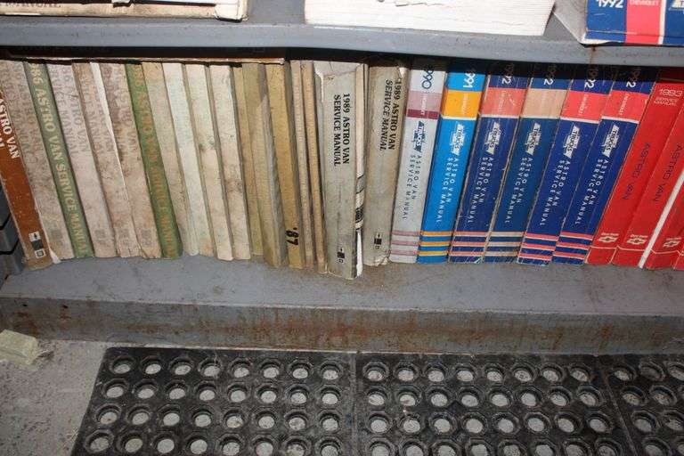 Chevy Astro Van Manuals - Auction Ohio