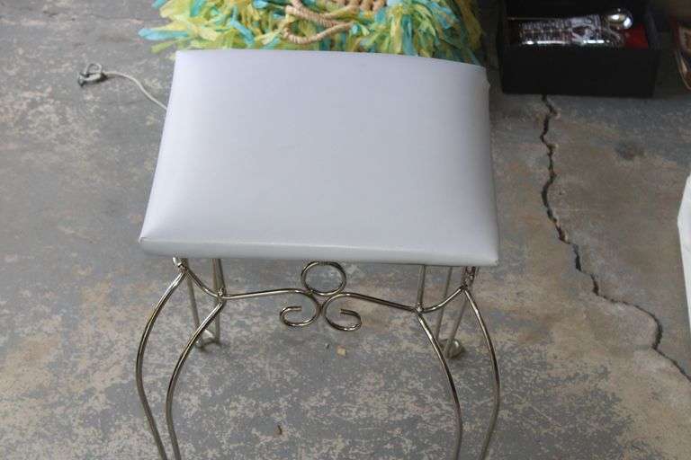 Metal Vanity Stool - Auction Ohio