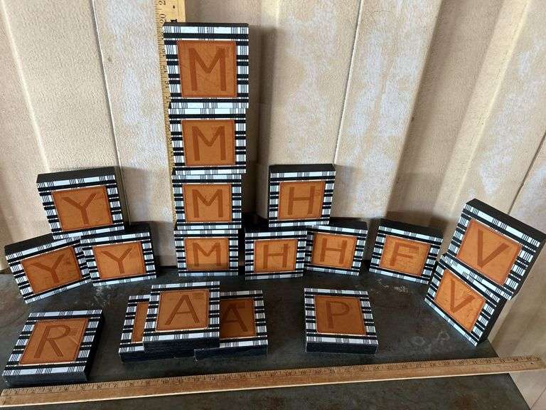 18 Assorted Block Letters - Auction Ohio