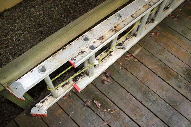 Extension Ladders - Auction Ohio
