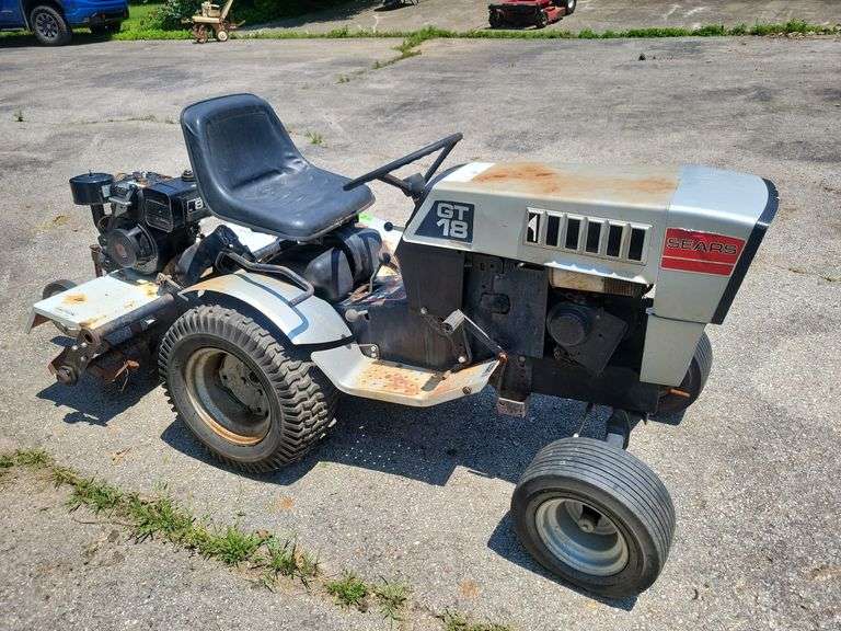 Sears GT18 Lawn Tractor - Auction Ohio