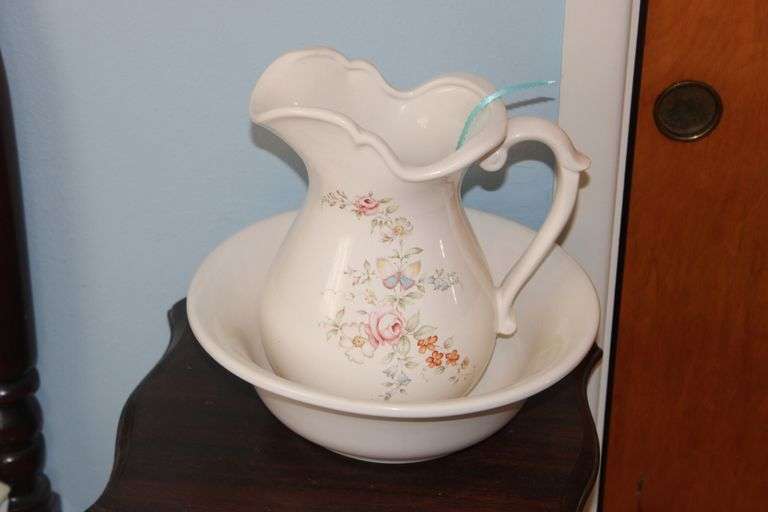 Pitcher, Basin & Bedside Table - Auction Ohio