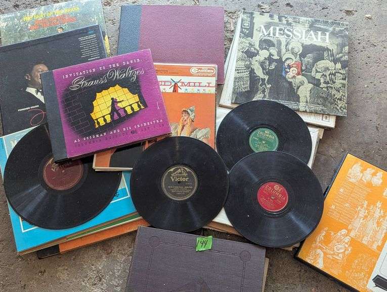 Vintage 78 RPM Vinyl Records with Assorted Album Covers - Auction Ohio