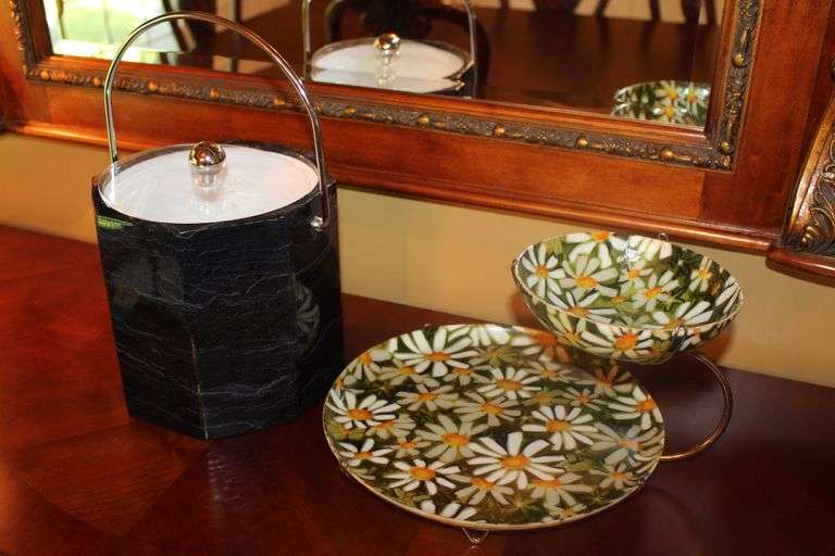 MCM Chip & Dip Set & More - Auction Ohio