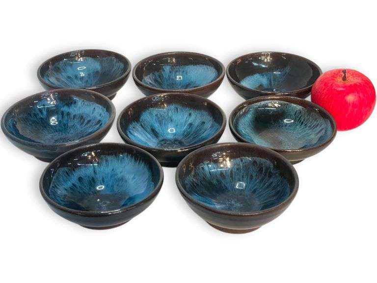 EIGHT IRISH ART POTTERY BOWLS. - Auction Ohio