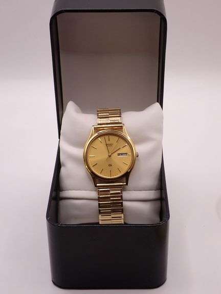 SEIKO Day/Date Wristwatch w/pillow Case. - Auction Ohio