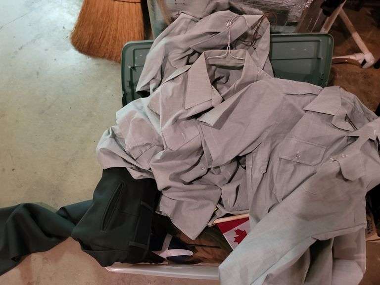 Military uniform items/belts - Auction Ohio