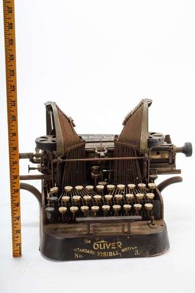 Antique Oliver Typewriter - Auction Ohio