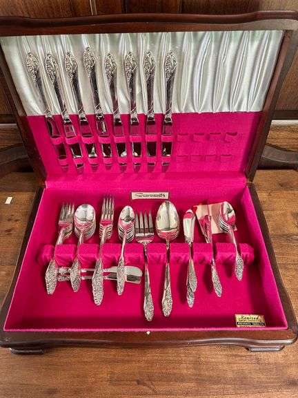 Community Silverplate Flatware in Chest – Floral Pattern - Auction Ohio