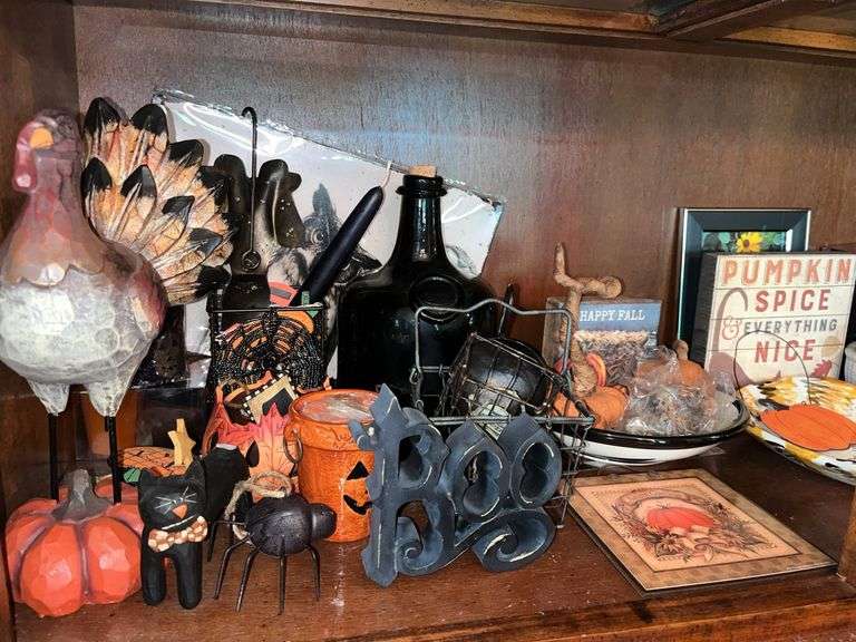 Halloween Décor - Auction Ohio
