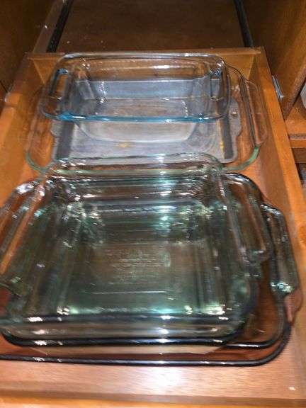 Pyrex casserole dishes - Auction Ohio