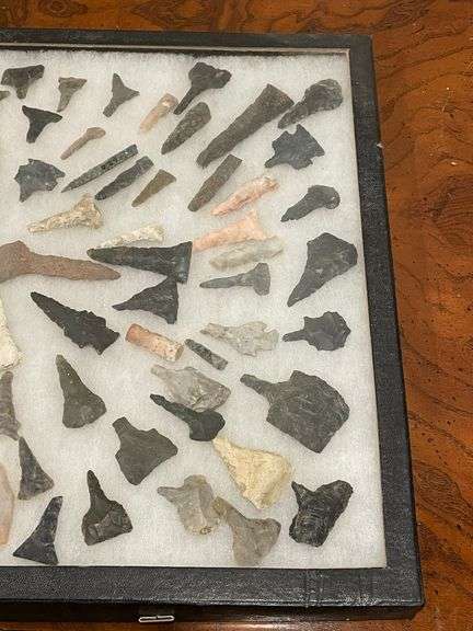 Tray of Native American Artifacts - Auction Ohio