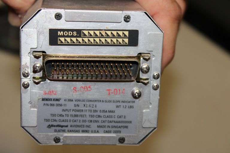 Bendix/King VOR/LOC Converter Glide Slope Indicator - Auction Ohio