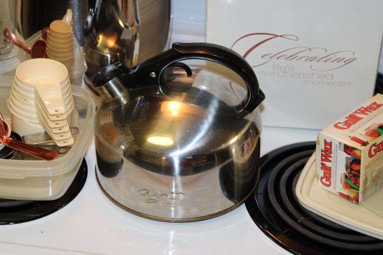 Kitchen Tool Assortment - Auction Ohio