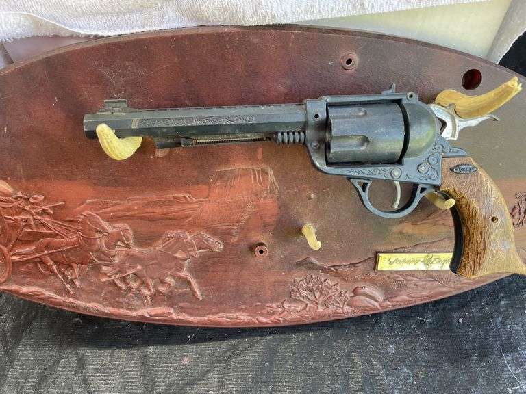 VTG Johnny Eagle “Red River” Toy Guns - Auction Ohio
