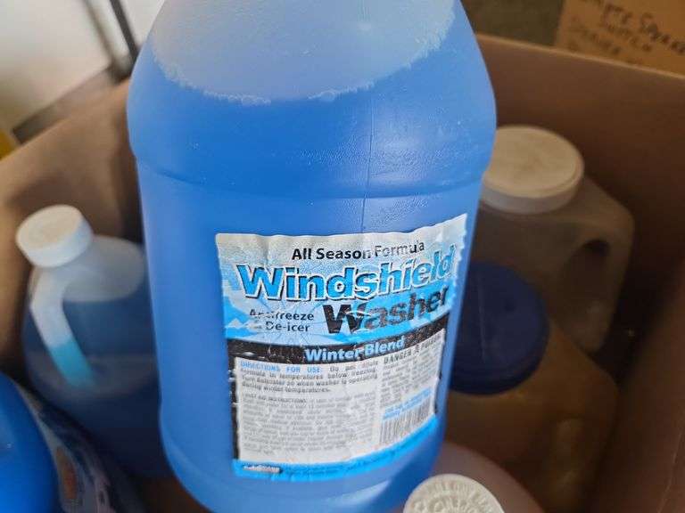 Oil, windshield wash - Auction Ohio
