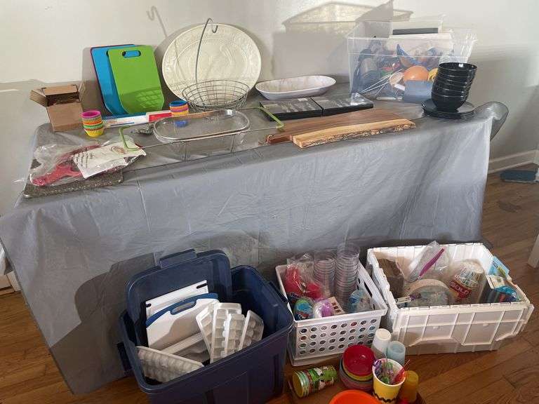 Kitchen Clean Out Lot! - Auction Ohio