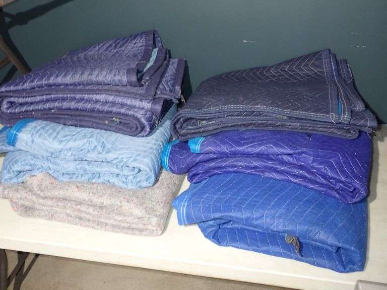 SIX folded moving blankets - Auction Ohio