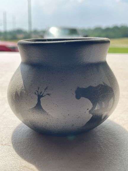 NA Style Pottery - Auction Ohio