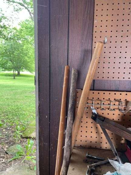 Long Handled Tools - Auction Ohio