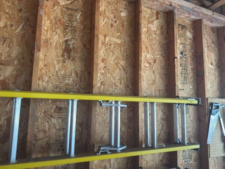 Werner Extension ladder - Auction Ohio