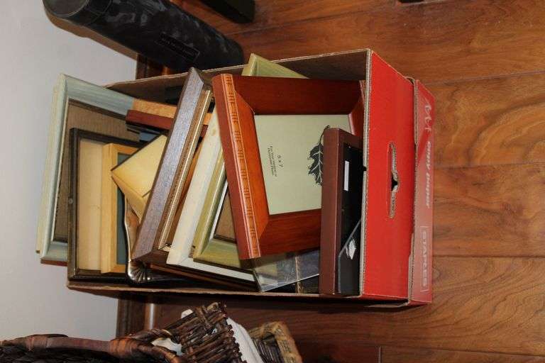 Wicker Baskets & Frames - Auction Ohio