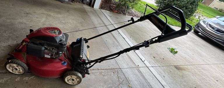 Toro Recycler 22-Inch Gas Lawn Mower with 7.0 HP 159cc Engine - Auction ...