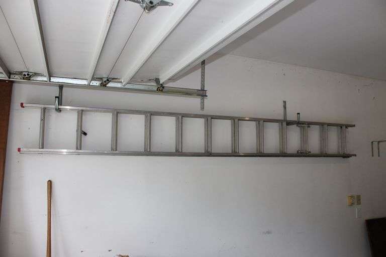24 Foot Aluminum Extension Ladder - Auction Ohio