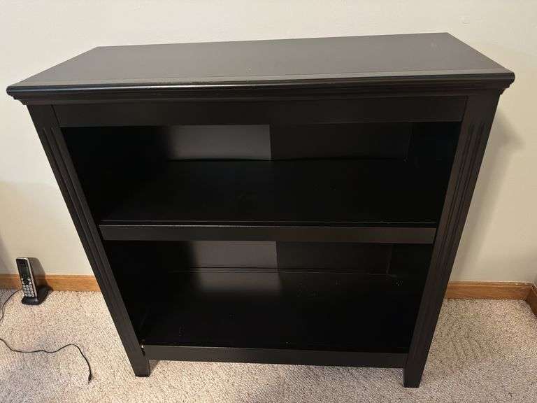 Short bookcase-black - Auction Ohio