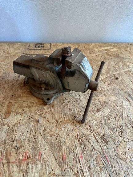Bench Vise - Auction Ohio