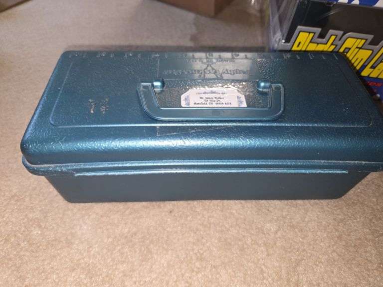 Toolbox with items - Auction Ohio