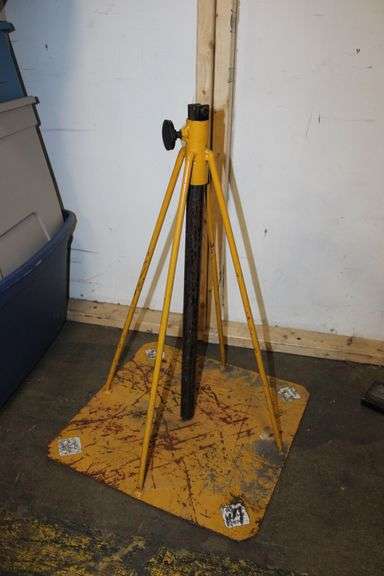 Aviation Tail Stand - Auction Ohio