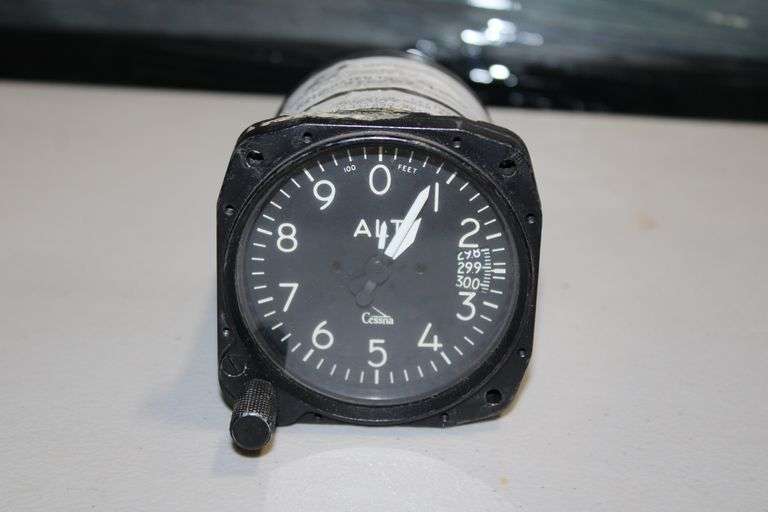 Cessna Altimeter - Auction Ohio