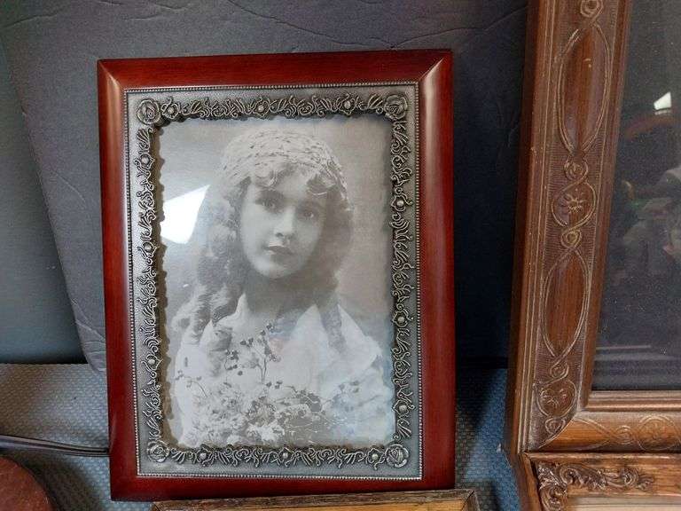 Assorted Photo Frames – Antique to Modern - Auction Ohio