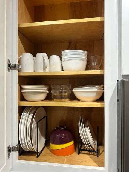 Assorted Dinnerware and Serving Bowls - Auction Ohio