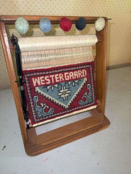 Table top Loom - Auction Ohio