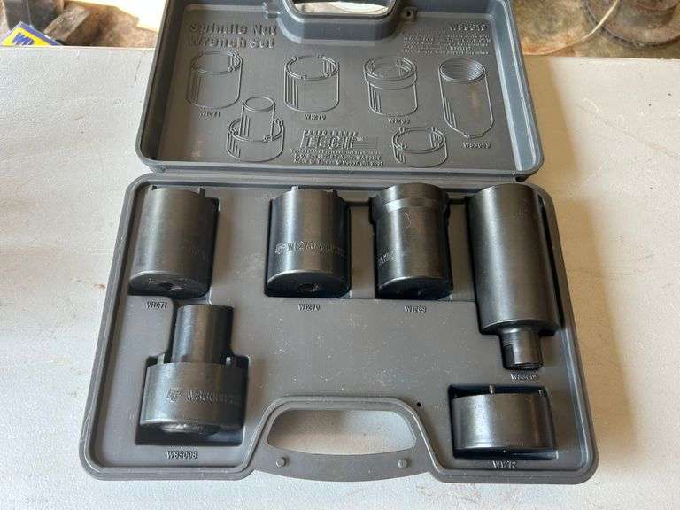 Tech Spindle Nut Wrench Set with 6 Pieces in Hard Case - Auction Ohio