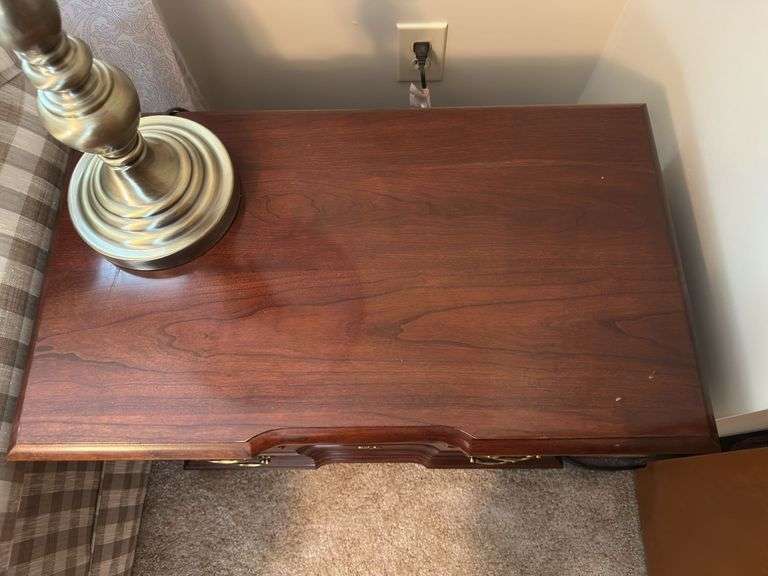 Pennsylvania House side table - Auction Ohio