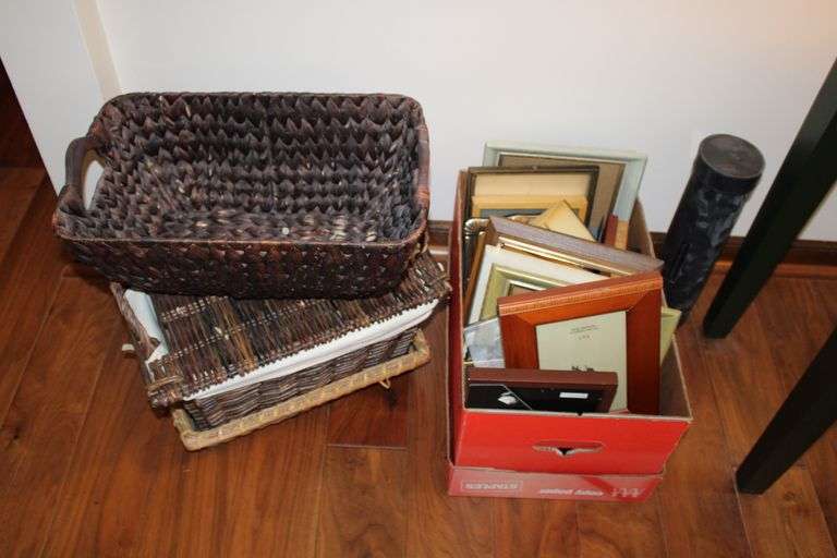 Wicker Baskets & Frames - Auction Ohio