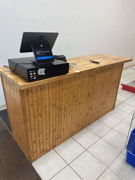 Check Out Desk - Auction Ohio